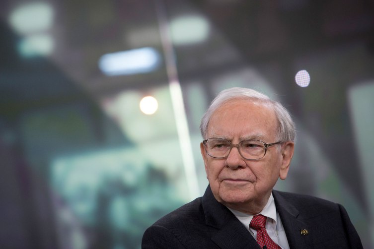 Warren Buffett, Chairman and CEO of Berkshire Hathaway | How These 24 ...